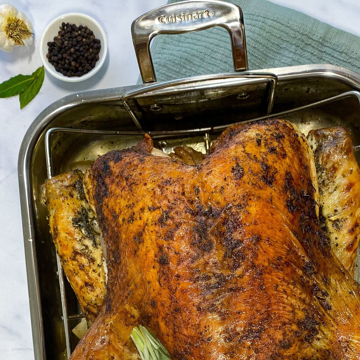 Chef's Classic™ Stainless 16" Roasting Pan with Rack - Cuisinart