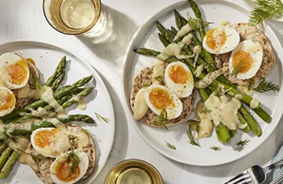 how to boil eggs benedict