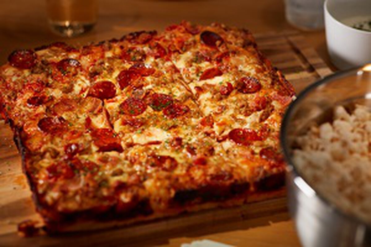 Detroit Classic Pepperoni Pie